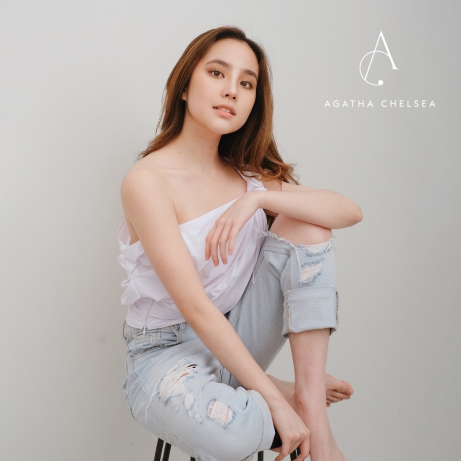 Agatha Chelsea – “Sudah Sampai Di Sini” | Songs | Crownnote